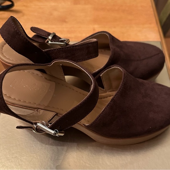 Wonderly | Shoes | Wonderly Womens Strap Sandals Size 85 | Poshmark